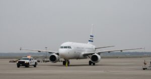 A320 Engine Ingests Debris While Taxiing to Gate | FODNews